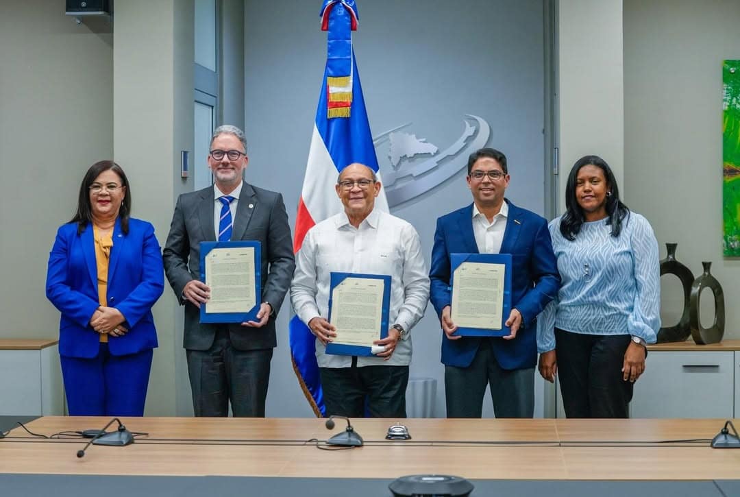 Firma de acuerdo Nuvi, INFOTEP & Recolectiva - Nuvi